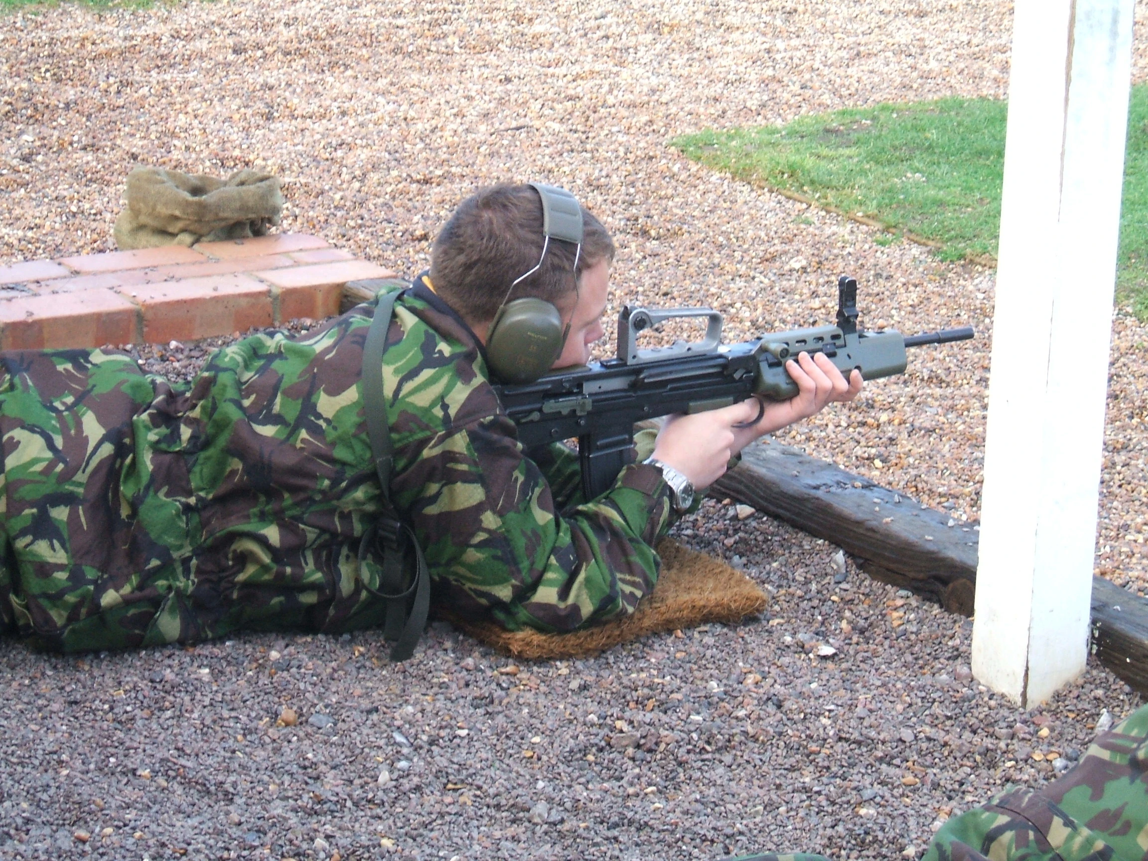 SA80 - Movie Weapon Wiki