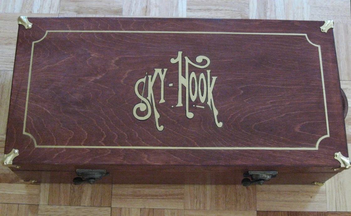 Made a Walnut Skyhook Box for my girlfriend as an anniversary gift. : r ...