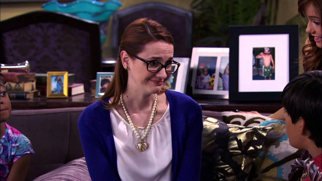 Cassandra Chesterfield - Jessie Wiki